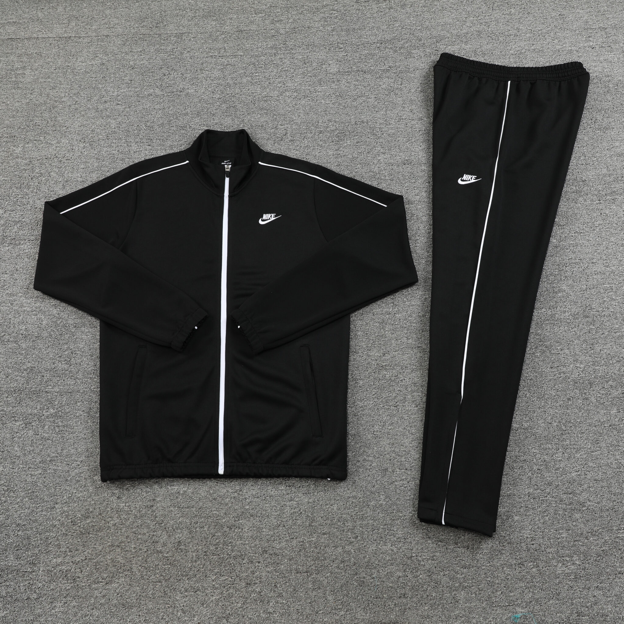 Kit Nike Tracksuit preto - Mago da Nike